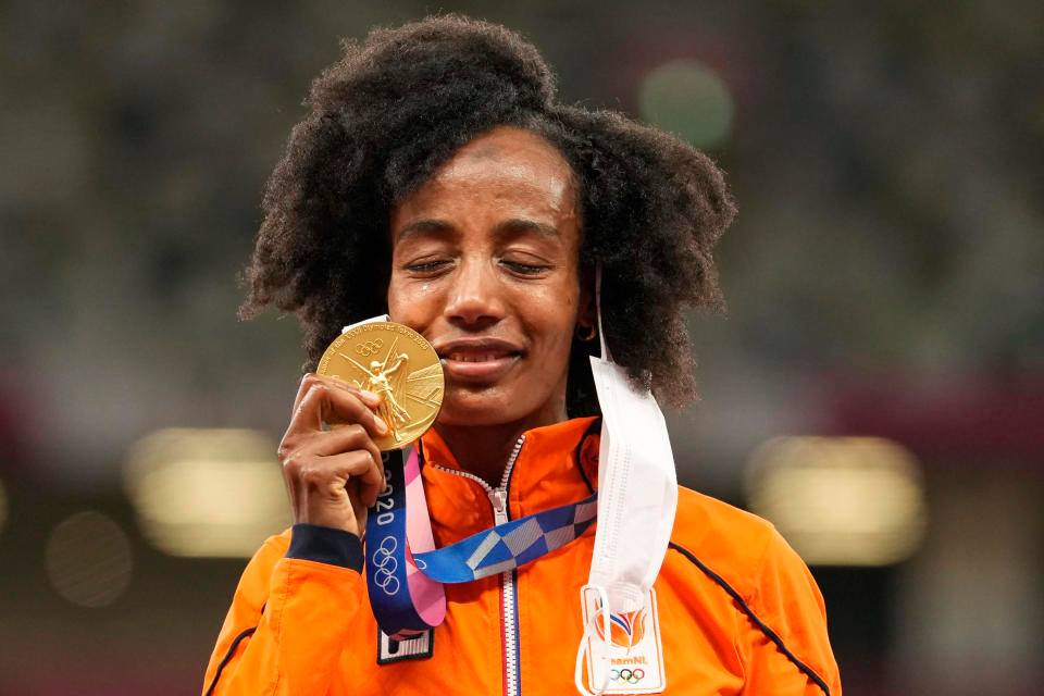 Sifan Hassan: Từ cô bé chạy tị nạn đến nữ hoàng chạy dài Olympic 2020